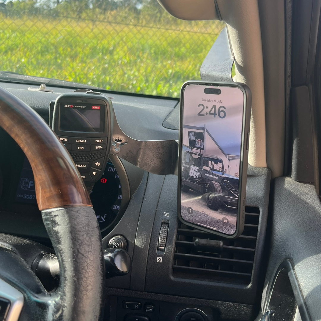 Scrub King Phone and UHF Mount to suit Toyota Prado 150 Series ...